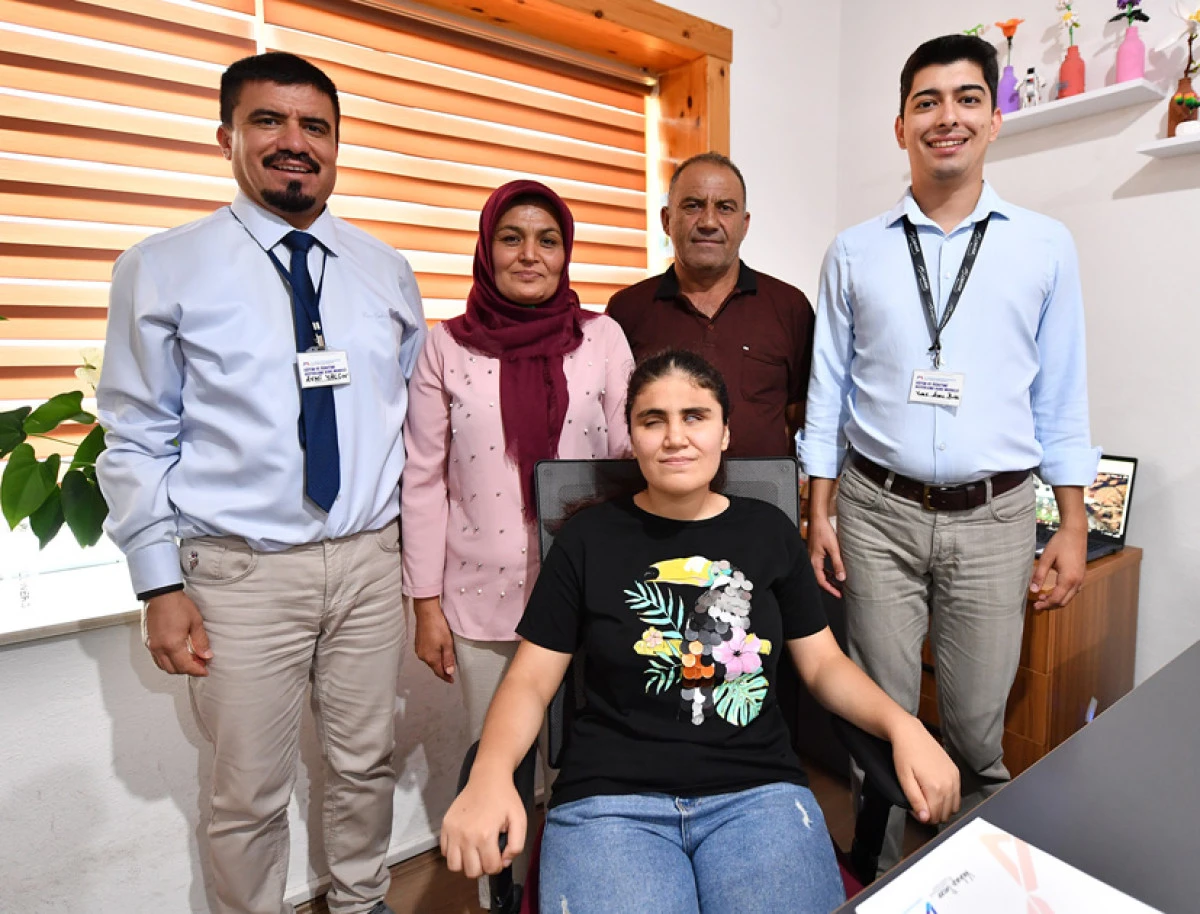 NAZALİN HAYALİNDEKİ ÜNİVERSİTEYE KAVUŞTU